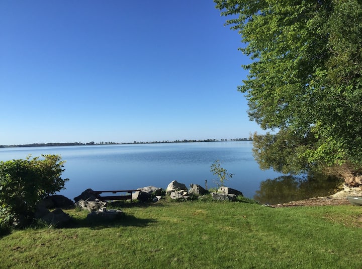 Cottage By The Lake - Sand Banks