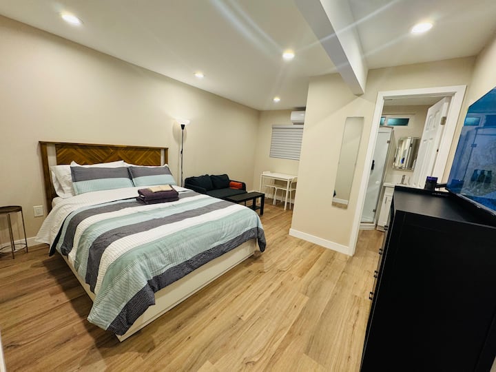 B . New Cozy Queen Studio . Downtown . Bus Lines - Alhambra, CA