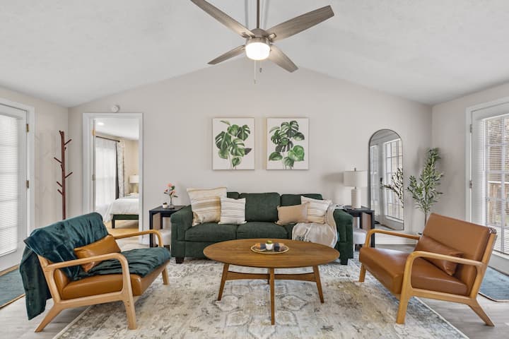 Broad Ripple Retreat - 4 Bdrms, 2ba - Indianapolis, IN