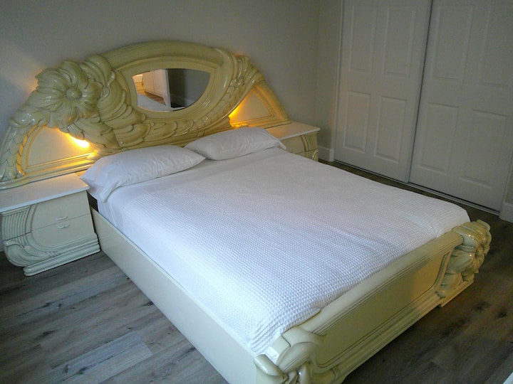 Beach House, Italian Room - Oxnard, CA