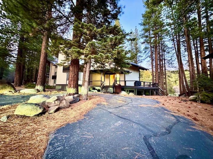 One The First Fairway - Walk To The Lake - Incline Village