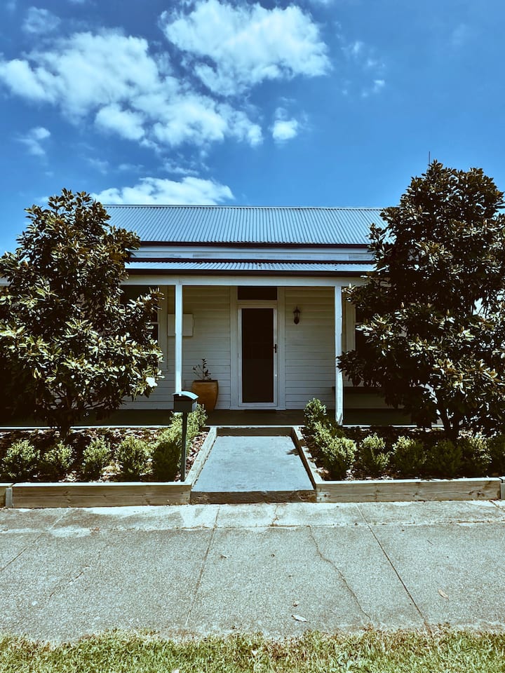 Central Bairnsdale Townhouse - Bairnsdale