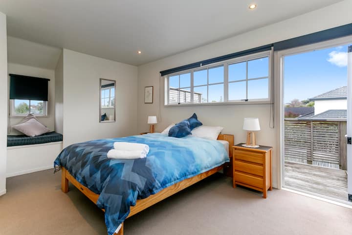 Beauty At The Lake - No Booking Fees! - Taupo