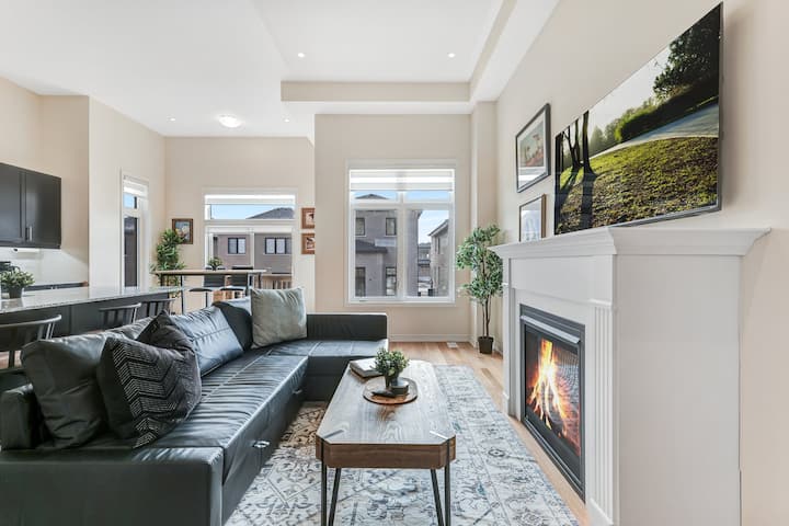 Cozy Retreat With Modern Decor - Oshawa