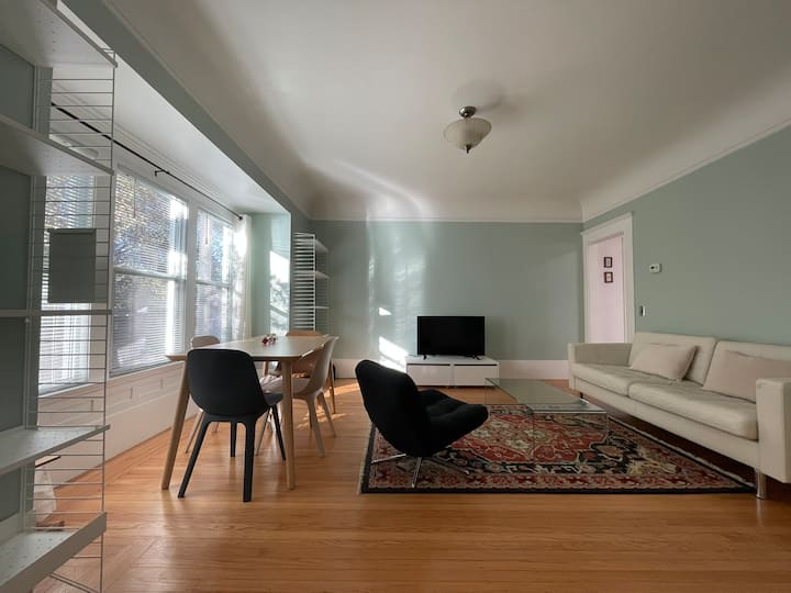 Charming Berkeley Apartment - Berkeley, CA