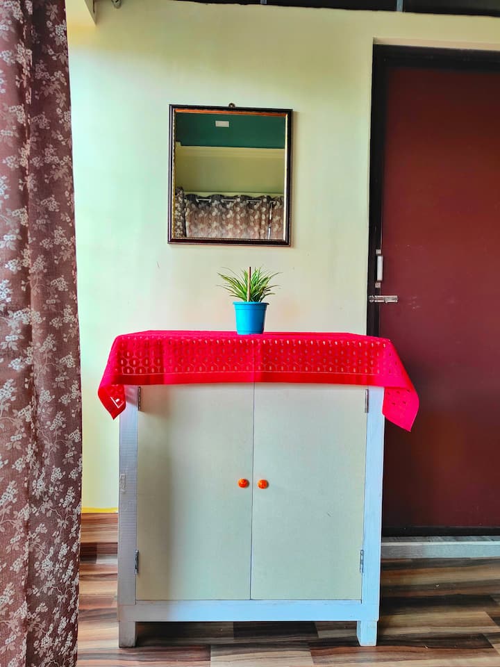 Cozy Room With Private Balcony And Kitchen Area - 