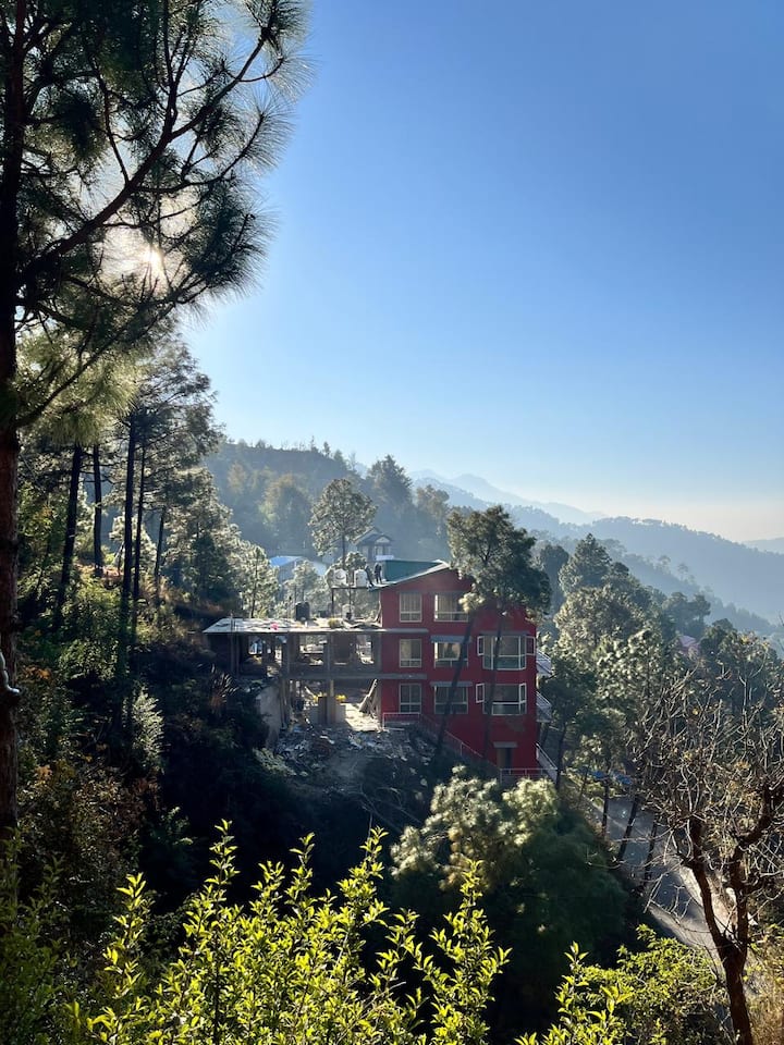 Whispering Pines Retreat - Chail