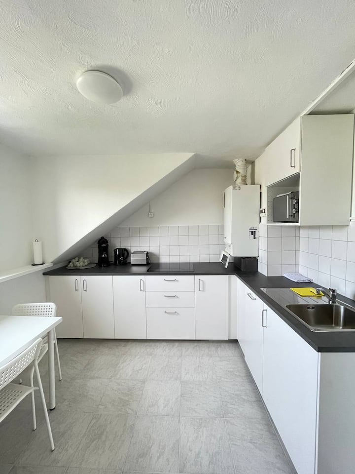 Renovierte Dachgeschosswohnung In Koblenz! - Koblenz