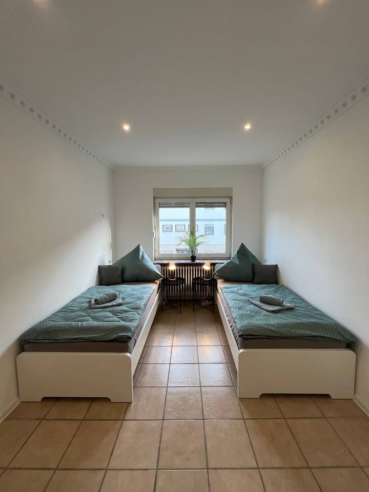 Renovierte Wohnung Für 6 Gäste Im 1. Obergeschoss! - Koblenz