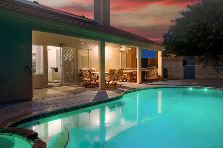 Stellar 5 Bd Home W/games & Pool! - North Las Vegas, NV