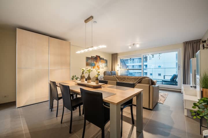 Penthouse Appartement Met Ruim Terras & Zeezicht - Ostende