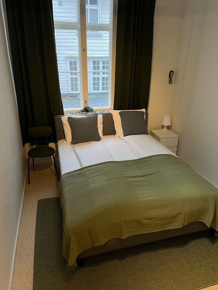 Private Room Close Fish Market01 - Bergen