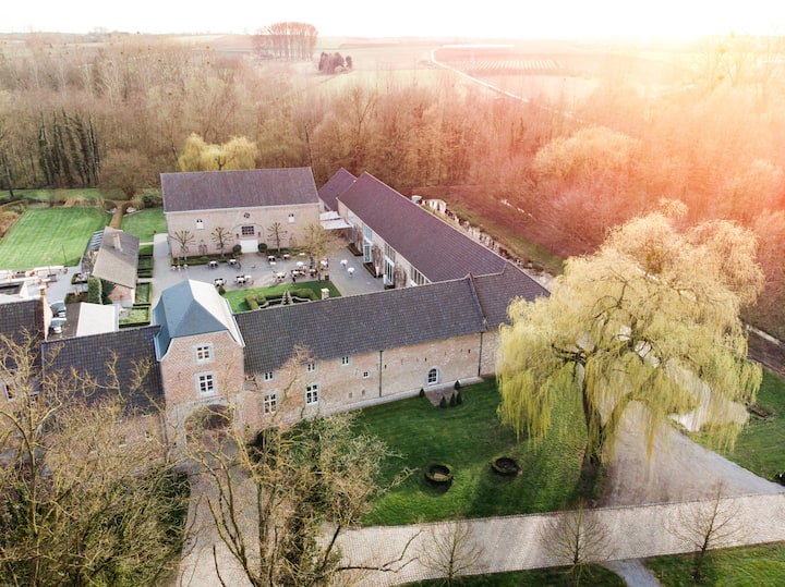 Kasteelhoeve Fonteinhof Max 12 Gasten - Sint-Truiden