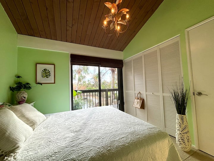 Siesta Key Private Beach Condo - Siesta Key, FL