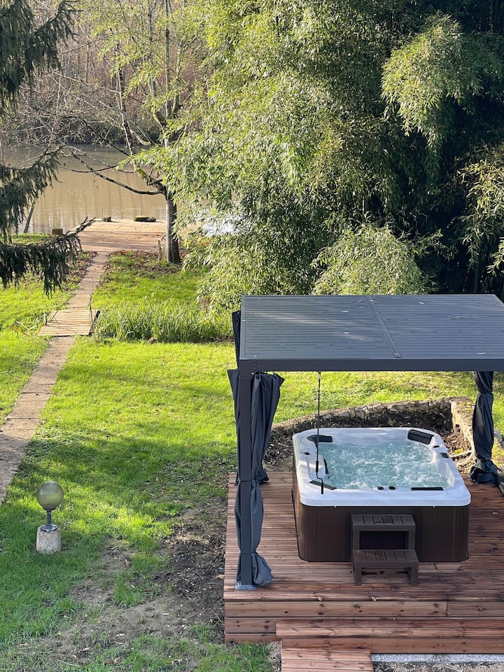 Jacuzzi Au Bord De La Rivière ! - Nemours
