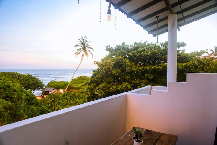 Mirissa Turtle Point Guest 3 Bedroom Villa - Mirissa