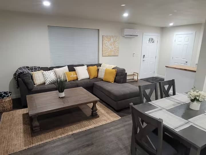 Beautiful 3 Bd 3 Bath Lower Unit - Twin Falls, ID