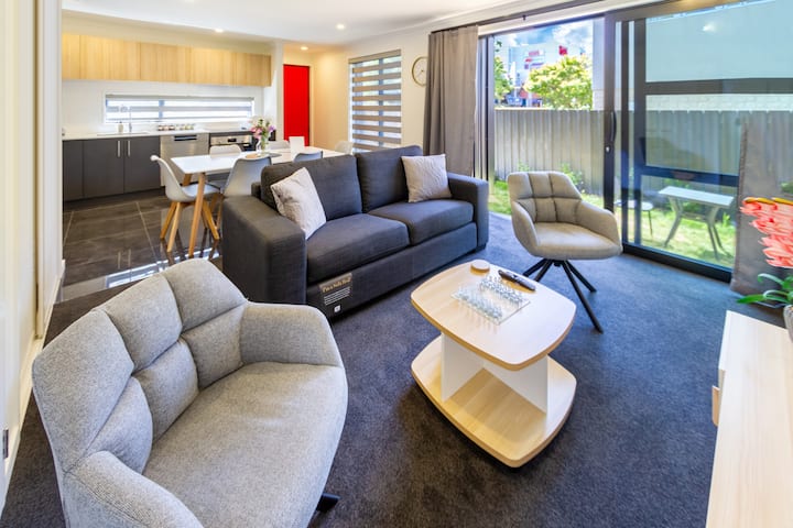 Modern Home In Riccarton. Walk To Westfield Mall - Christchurch