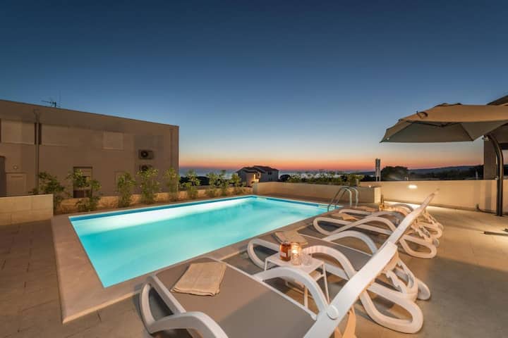 Villa Domenica - Sea View Home With Pool&hot Tub - Caska