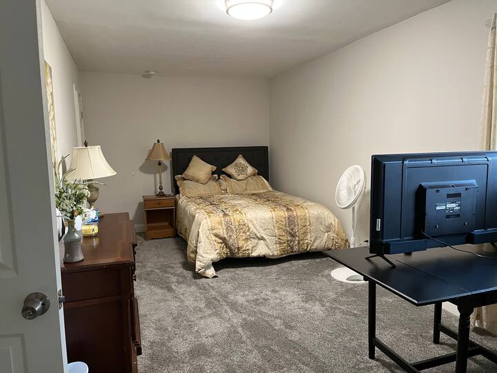 Unit B Shared Bath - Carrollton, GA