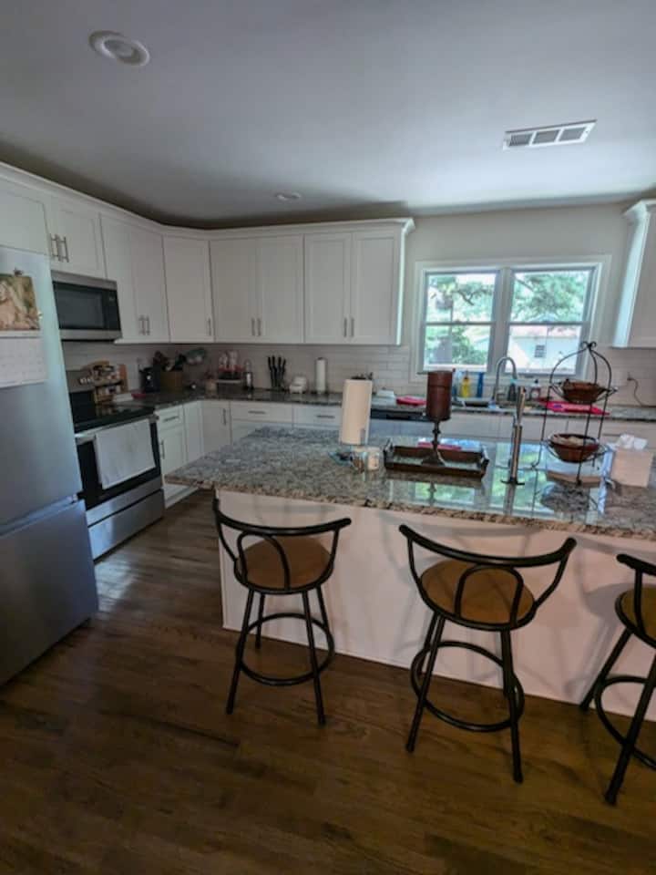 Unit B Unattached Private Bath - Carrollton, GA