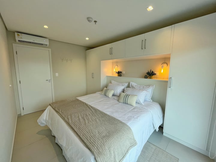 Apartamento Con Balcón Amplio - Paraguay