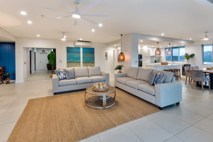Yacht Harbour Towers 10 - Hamilton Island