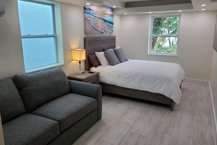 Entire Beach Studio Retreat Steps From The Beach - Playa, Hollywood