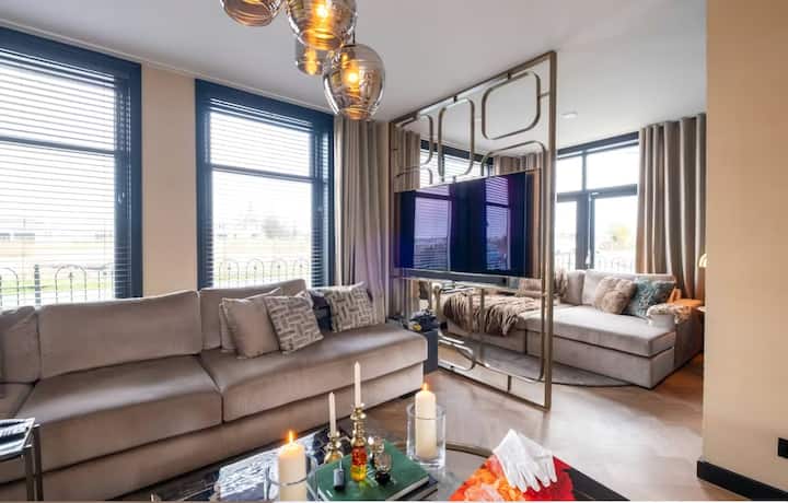 Waterfront Villa Near Amsterdam - Hoofddorp