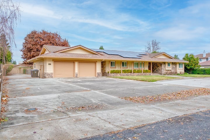 Embrace Warmth &Comfort In Picture Perfect Home - Manteca, CA