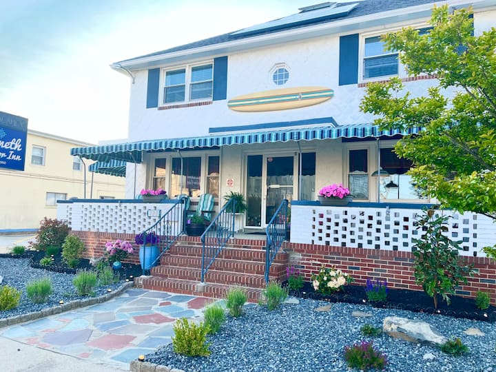 Bright Corner King 1 Blk To Beach & Boards - Ocean City, NJ