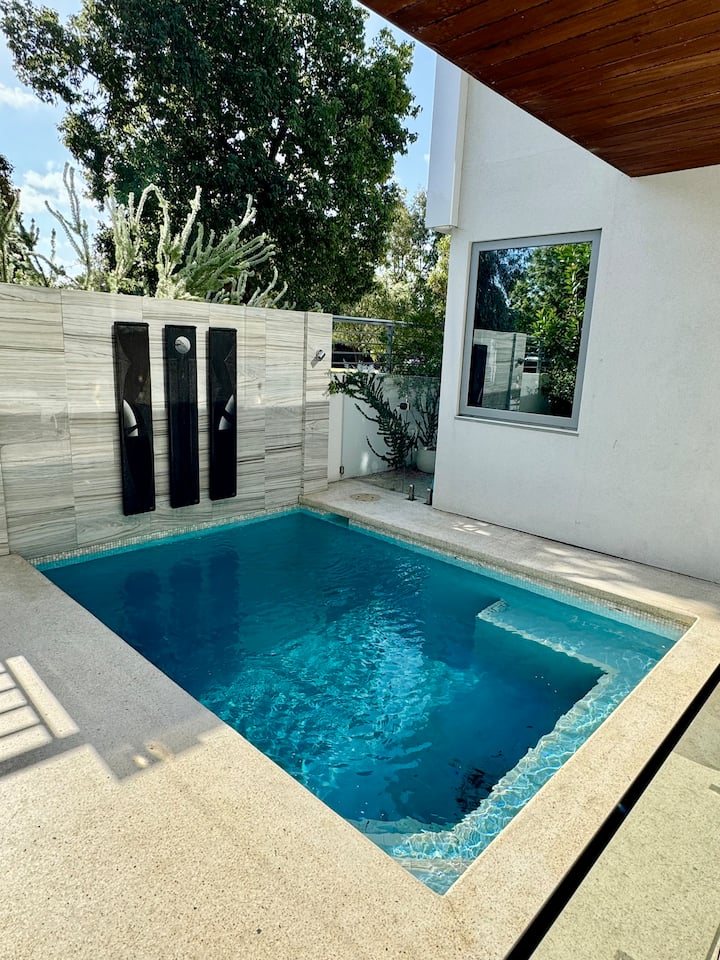 2 Rooms Amazing House With Pool Next To Perth Cbd - Perth