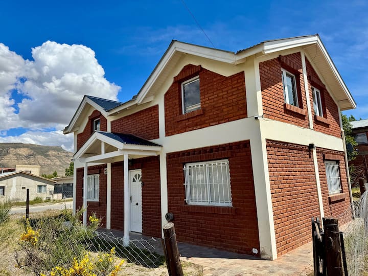 Increíble Casa Con Vista Al Cerro Calafate - El Calafate