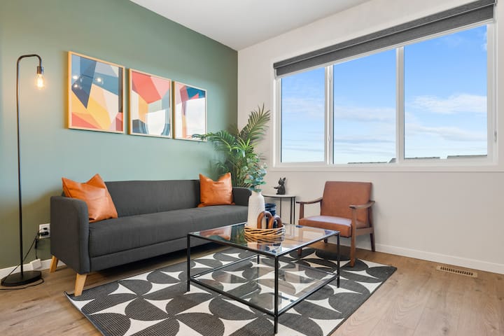 Luxury 4br Home In Nw Calgary -Close To Airport - Calgary