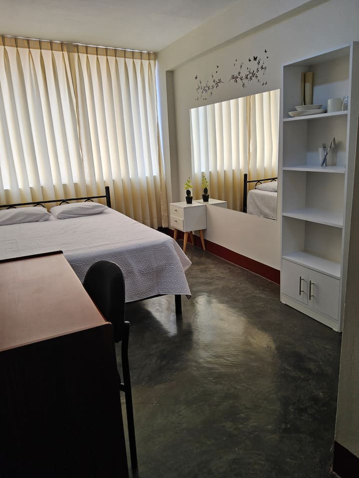 Cuarto Confortable Con Baño Privado En Los Olivos - Lima