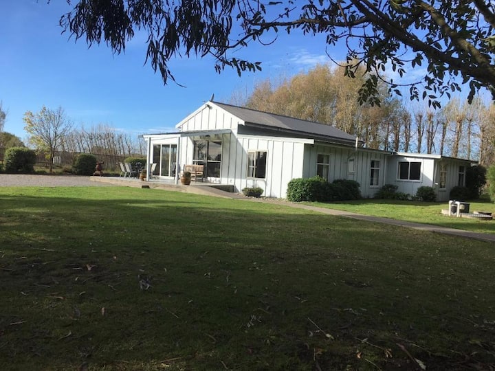 Spires Barn Lodge - Christchurch