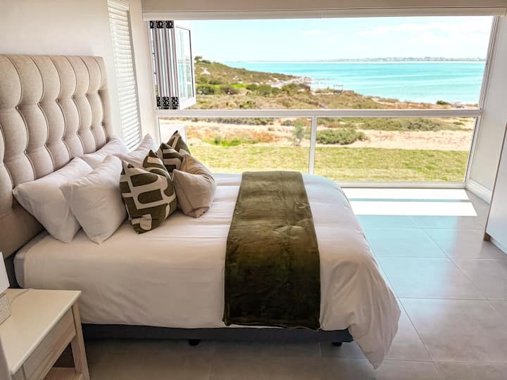 Slipway Beach Front Villa Upper - Saint Helena Bay