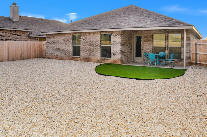 Modern & Comfy Family Retreat - Lubbock, TX