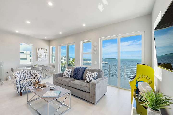 Key Largo Oasis Ocean Front With Pool & Spa - Key Largo, FL