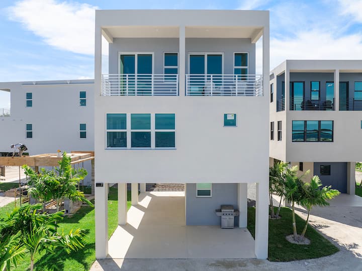 Waterfront Pool & Spa Oasis In Key Largo - Key Largo