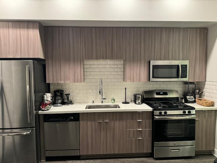 Vibrant Unit In Griffith - Skid Row - Los Angeles
