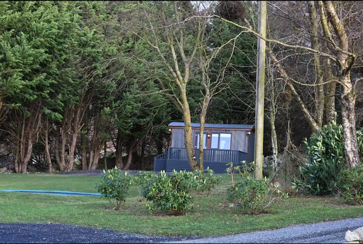 The Shepherd's Hut & Lake View - Blessington