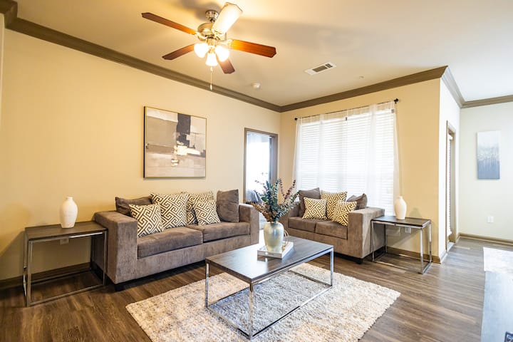 Luxurious Eden - Houston, TX