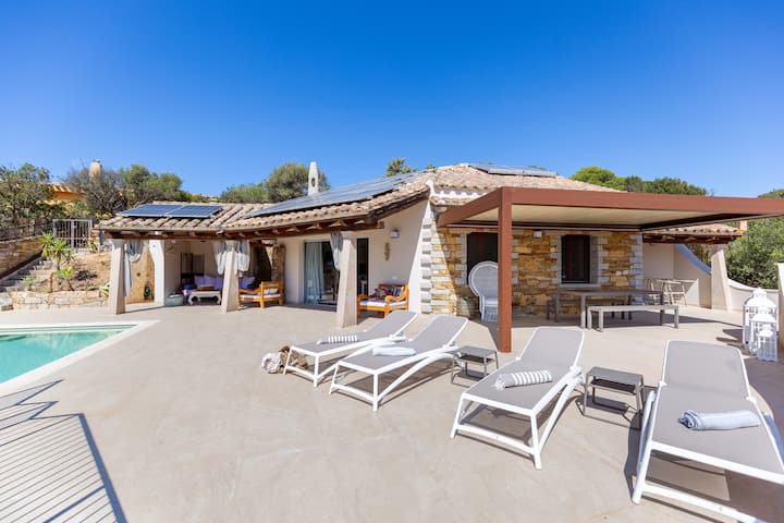 Elegant Villa With Private Pool In Chia - Teulada