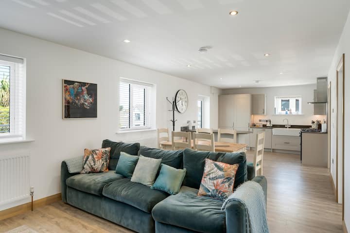 Porth - 2 Bed Family, Surfer And Pet Friendly - Newquay