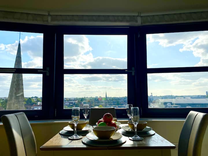 Amazing City View High End 2-bedroom Flat - Reading