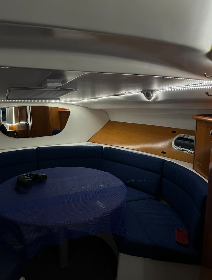 Une Nuit Insolite Sur Un Bateau - La Rochelle