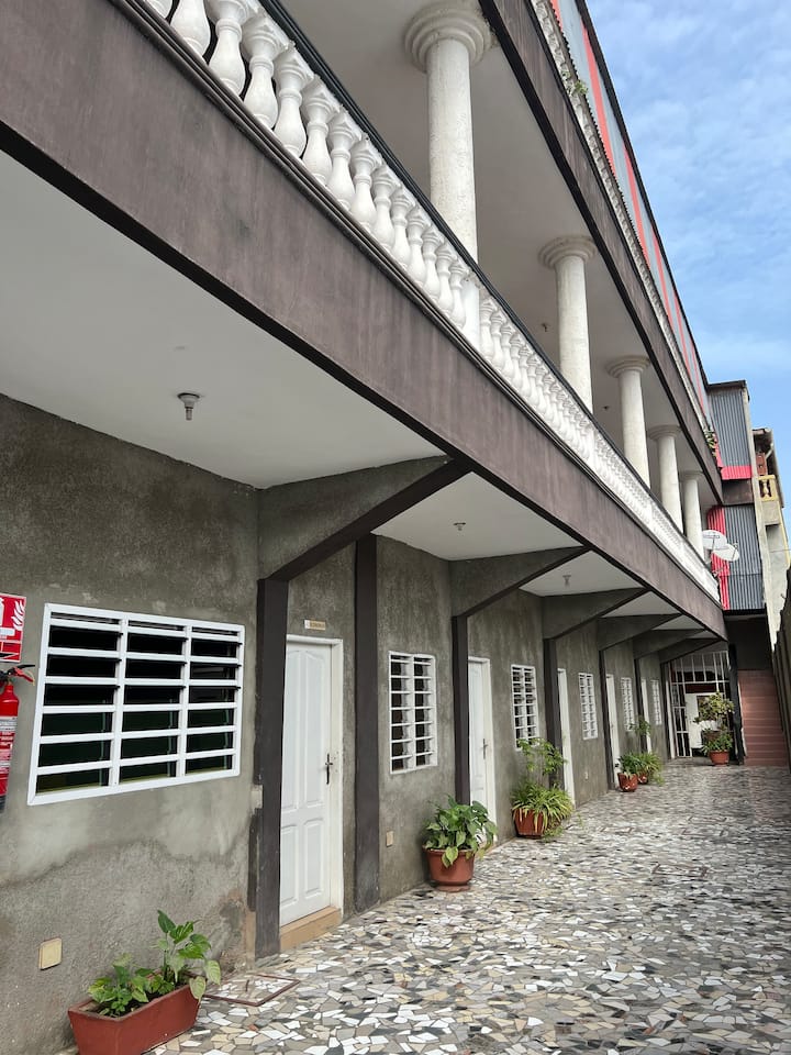 Dg Hôtel, Votre Escale Parfaite Au Bénin - Cotonou