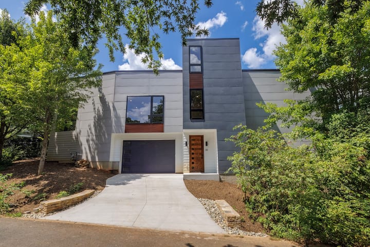 Gorgeous, Modern, & Accessible Custom Home - Charlottesville, VA