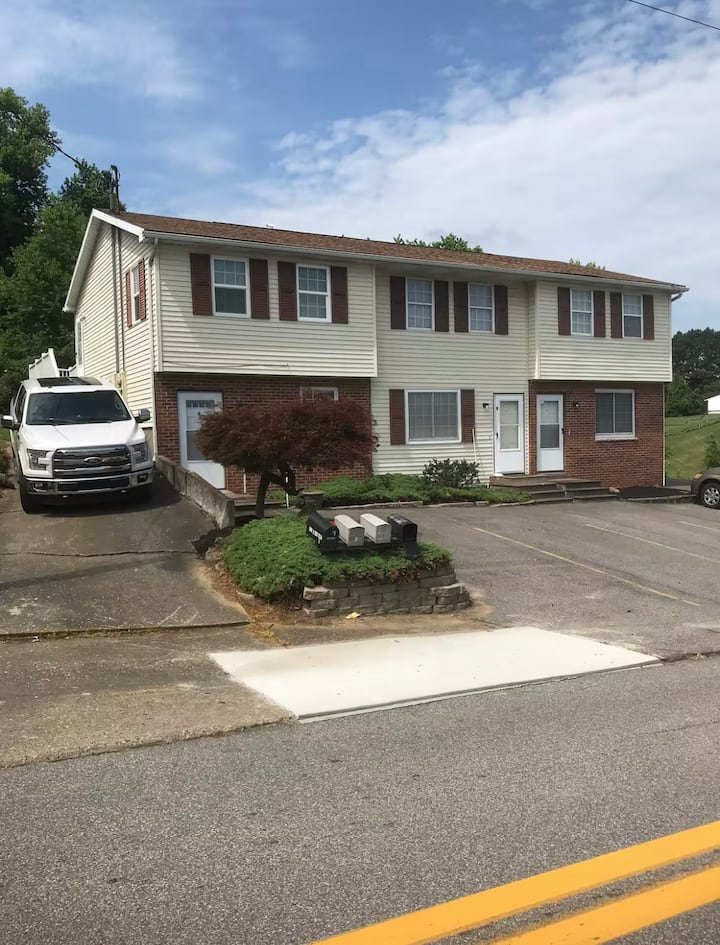 Williamstown Charm #1 - Marietta, OH